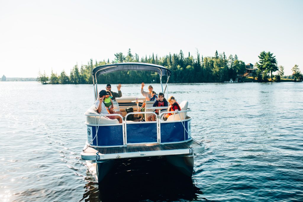 Lake of the Woods, Kenora Ontario > Lake of the Woods Marina
